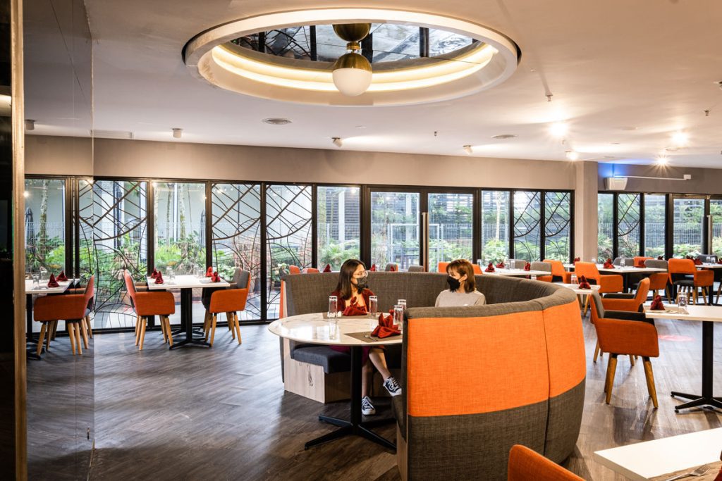 Eat & Drinks - Hotel Ramada by Wyndham Meridin Johor Bahru